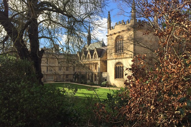 Small and Exclusive Oxford Highlights Tour - Exploring the University City