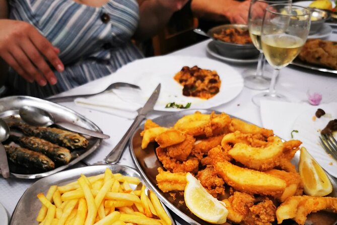 Small-Group Arrábida Coast Tour & Wine Taste - Sipping Local Wines at Quinta do Piloto