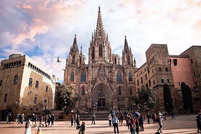 Small Group Barcelona Walking Tour, Flamenco Show & Tapas Dinner - Accessibility and Participation