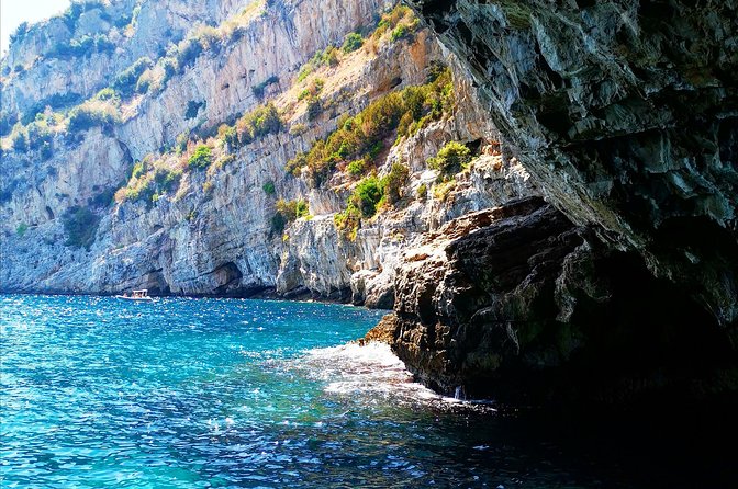 Small group boat tour to Capri with aperitif - Who Will Love This Tour?