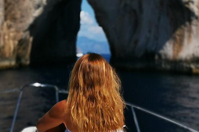 Small group boat tour to Capri with aperitif - FAQ