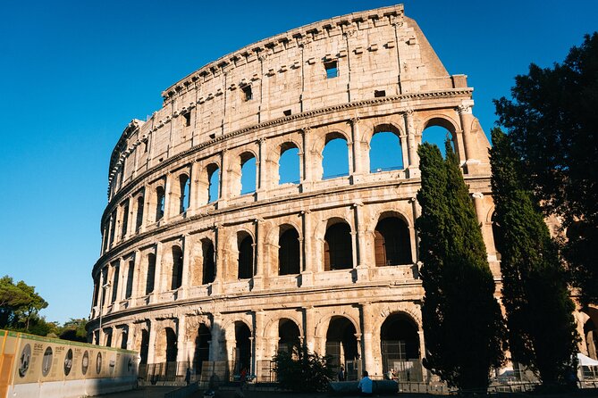 Small Group Colosseum Guided Tour - Visiting Palatine Hill and Roman Forum