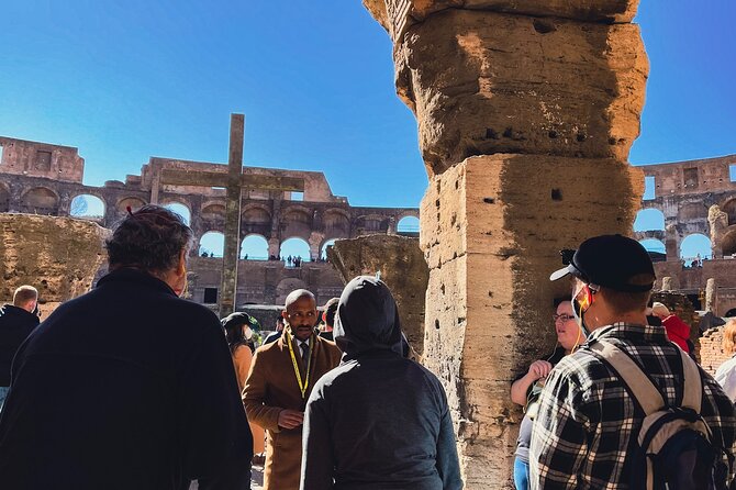 Small Group Colosseum, Palatine Hill and Roman Forum Tour - Discovering Palatine Hill