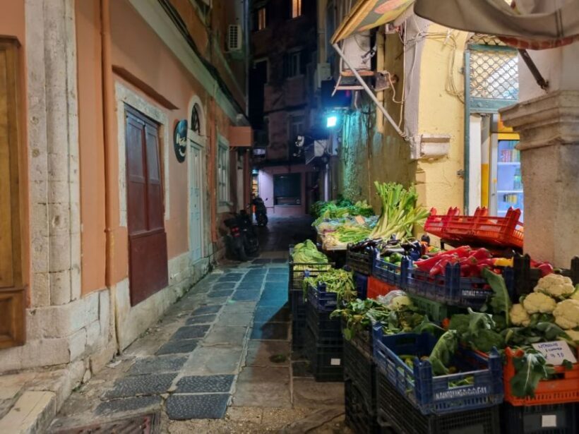 Small Group: Corfu Evening Walking Tour with a Glass of Wine - Who Should Consider This Tour?