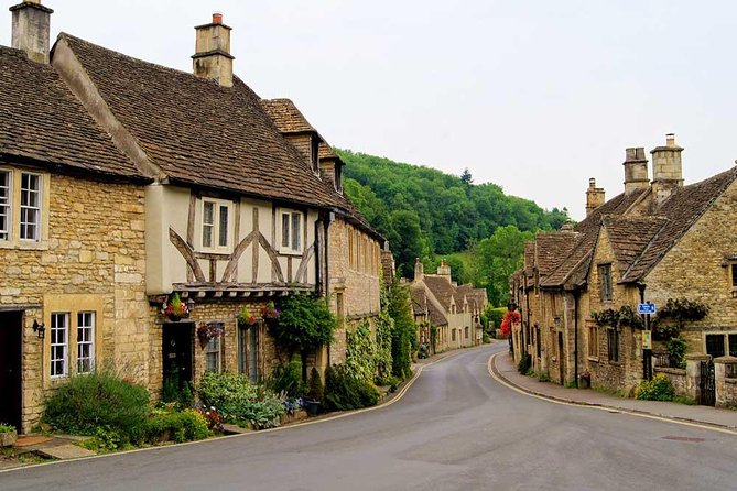 Small Group Cotswolds Village, Stonehenge and Bath Tour From London - The Grandeur of Stonehenge
