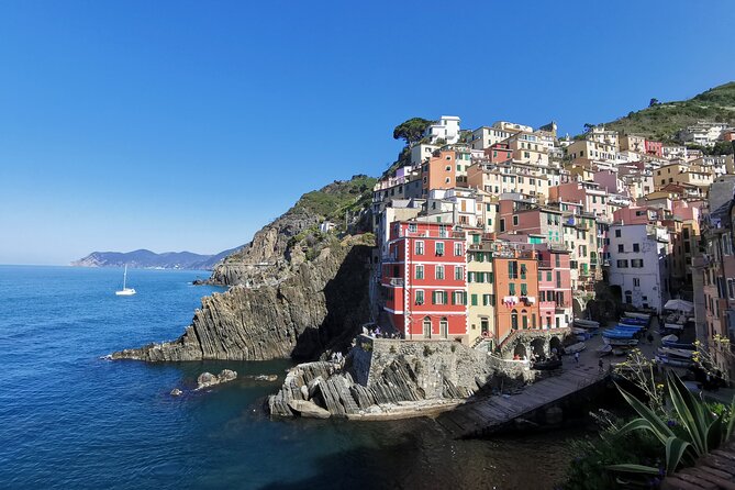 Small Group Day Tour in Cinque Terre and Pisa From Florence - Meeting and Logistics