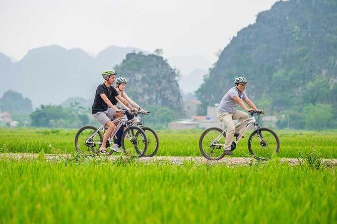 Small-Group Day Tour: Tam Coc Boat Ride, Visit Hoa Lu & Mua Cave - Key Points