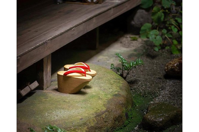 Small-Group Dinner Experience in Kyoto With Maiko and Geisha - Unique Cultural Insights