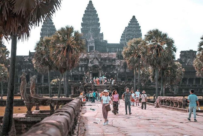Small-Group Explore Angkor Wat Sunrise Tour with Guide - Authentic Insights from Travelers
