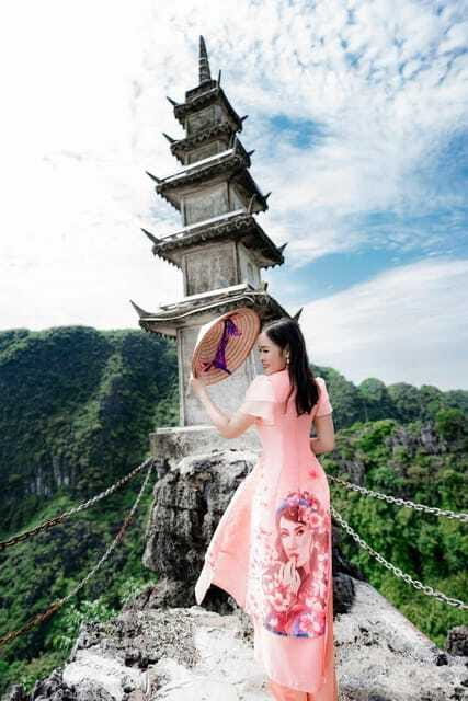 Small Group Explore Of Limestone Legends Ninhbinh - Scenic Boat Ride Through Tam Coc Caves