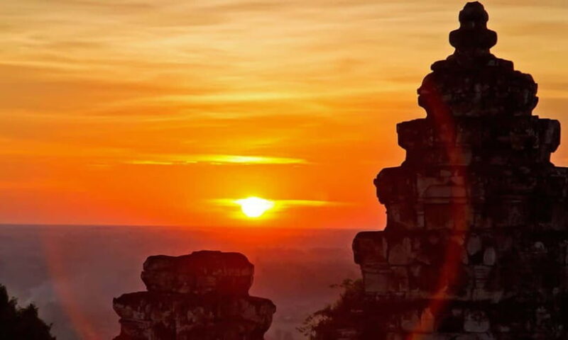 Small-Group Full Day Angkor wat Guide tour with Sun set - Who Will Love This Tour