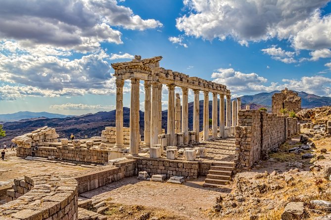 Small-Group Full Day Pergamum and Asklepion Tour From Izmir - Personalized Experiences and Group Dynamics