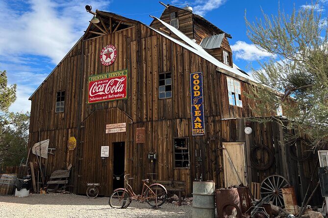 Small Group Ghost Town, 7 Magic Mountains, Las Vegas Sign - Transportation and Group Size