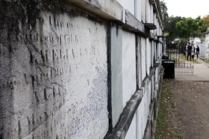 Small-Group Glamorous Garden District Tour - Tips for Participants