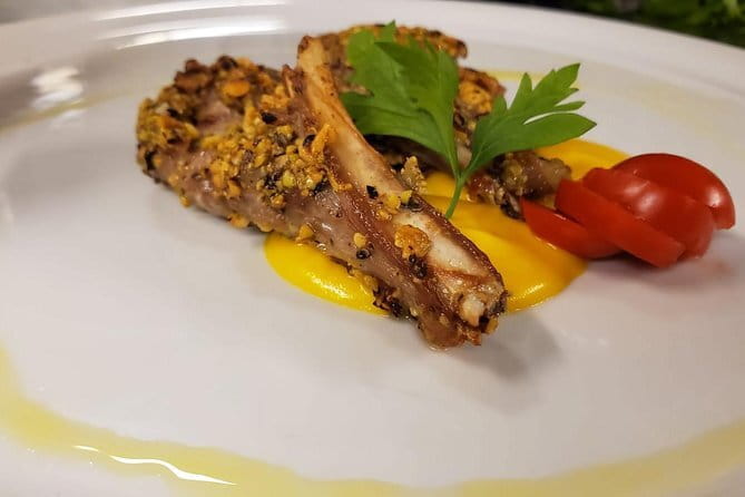 Small Group Gourmet Cooking Lesson With Dinner In Florence - The Group Size and Atmosphere