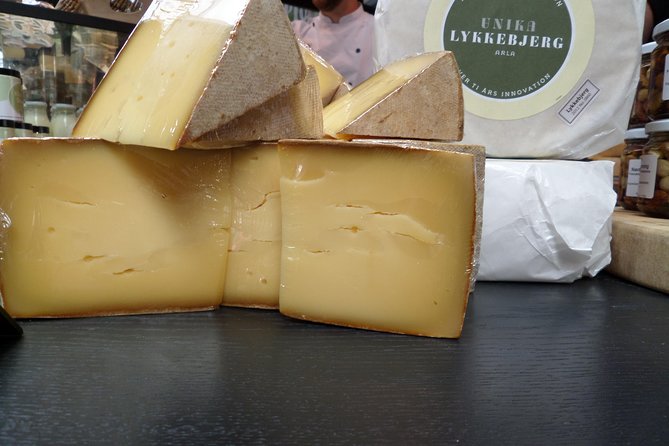 Small-Group Gourmet Evening Walking Tour of Copenhagen With Market Visit and Dinner - Exploring Copenhagens Craft Beer Scene