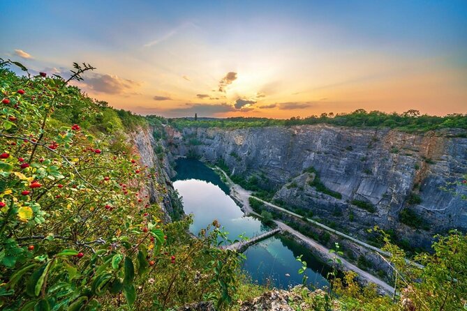 Small-Group KarlšTejn Castle and Caves - All Inclusive Day Trip - Key Points