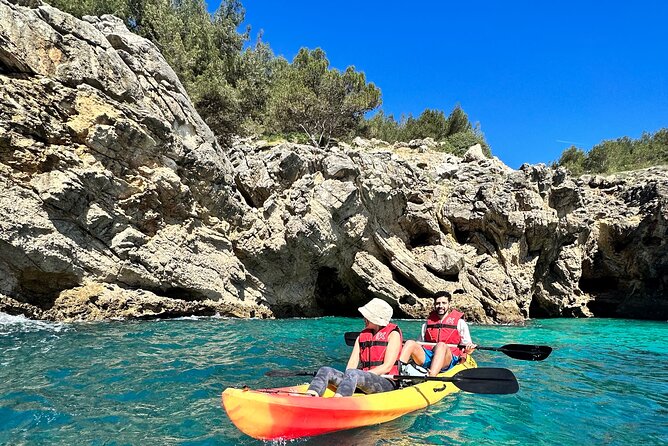 Small Group Kayak Tour Along Sesimbra - Arrábida Natural Park - Exploring Limestone Rock Formations