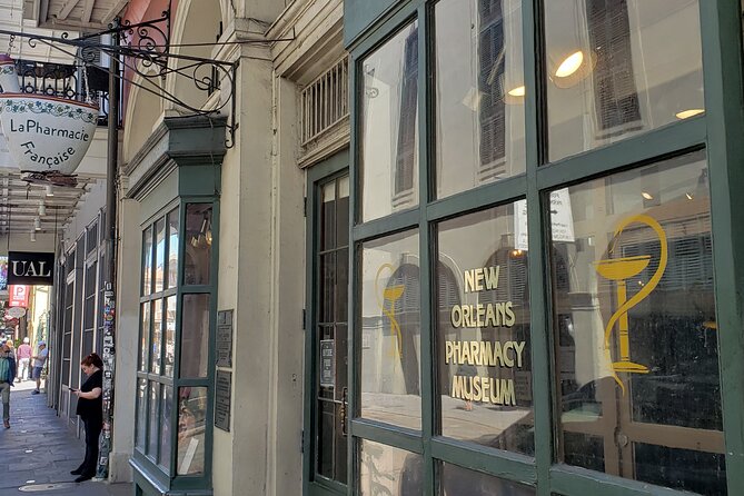 Small Group Local's Guide to the French Quarter Tour - What You Can Expect from the Experience