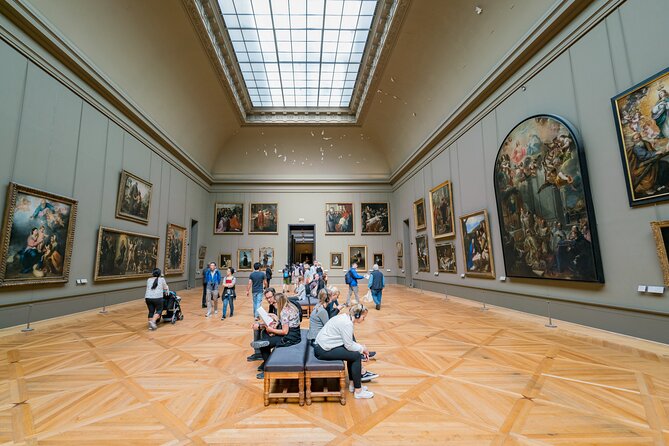 Small-Group Louvre Museum Masterpieces Tour With Reserved Access - Guided Experience