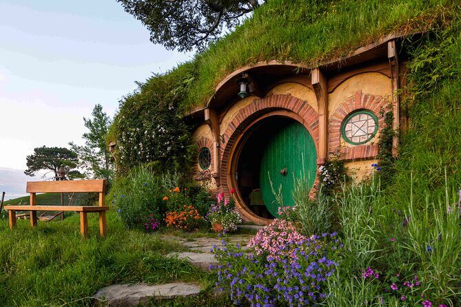 Small Group Luxury Hobbiton Tour incl. Lunch From Auckland - FAQ