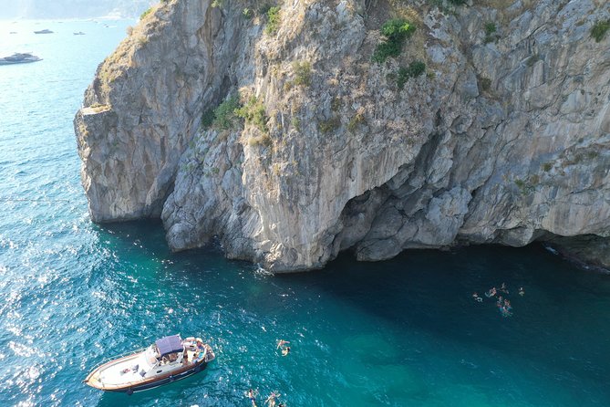 Small Group of Amalfi Coast Full Day Boat Tour From Positano - Issues and Complaints