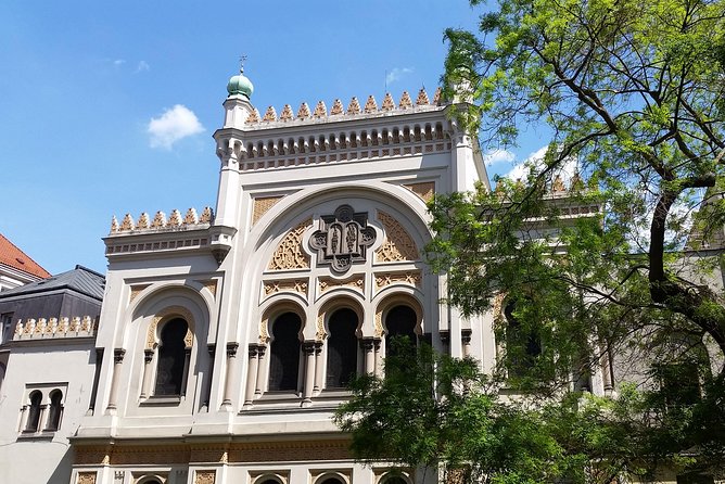 Small Group Prague Old Town and Jewish Quarter Walking Tour - Meeting Point and Logistics