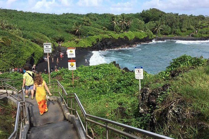 Small-Group Road to Hana Adventure Tour with Pickup & Lunch - Key Points