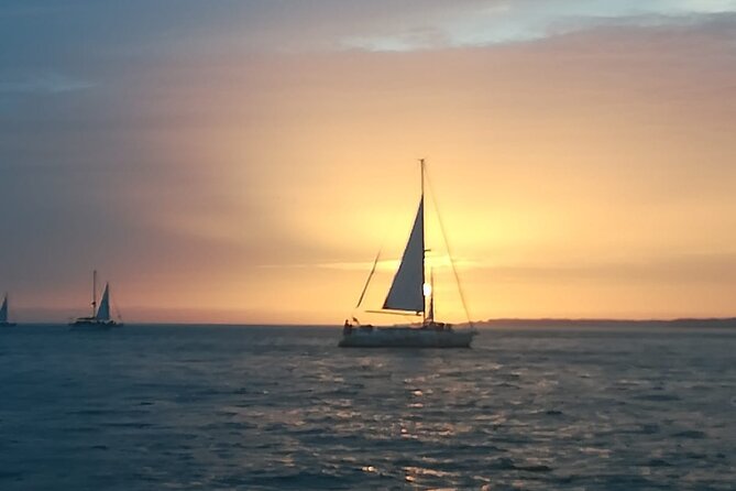 Small Group Sailboat Sunset Tour in Lisbon With a Drink - Reviews and Ratings