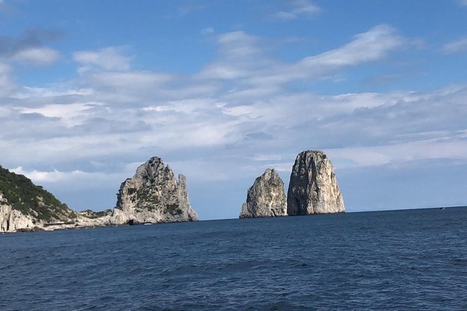 Small-Group Sailing Day Tour to Capri From Positano - Balancing Time and Expectations on the Island