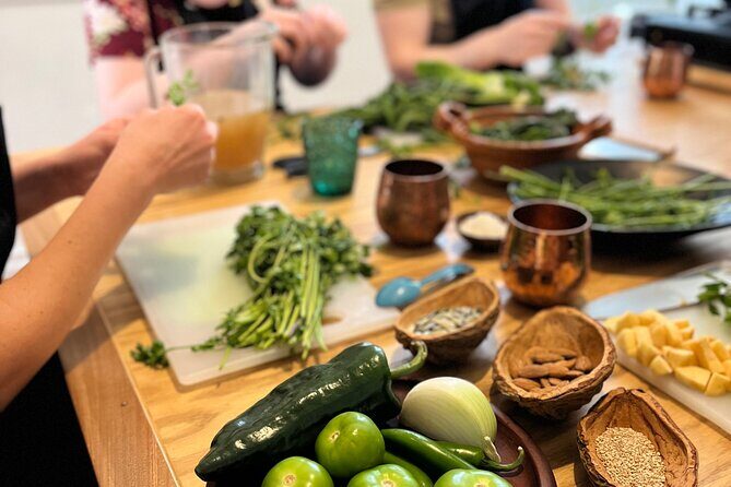 Small Group Salsa and Tortillas Class in La Condesa - Key Points