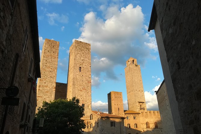 Small-Group San Gimignano and Volterra Day Trip From Siena - Exploring San Gimignano