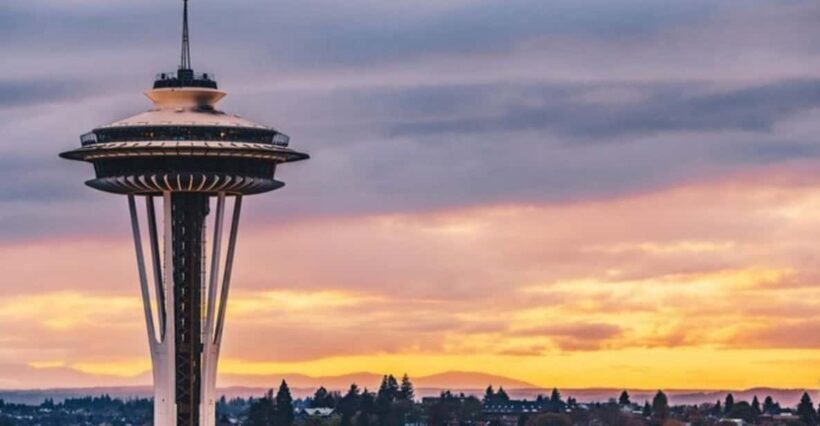 Small Group Seattle Day Tour with Major Attractions,Tea&Deli - The Space Needle & Chihuly Garden and Glass – Iconic Landmarks