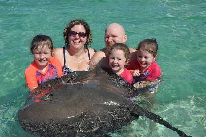 Small Group Snorkeling, Sharks & Stingrays Encounter by boat - Marine Park: Encounters with Sharks and Manta Rays