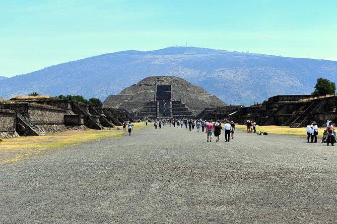 Small Group: Teotihuacan Pyramids and Shrine of Guadalupe with Lunch - FAQ