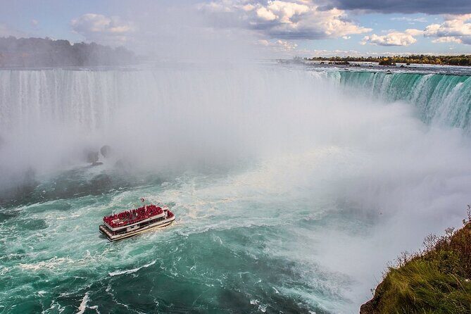 Small group Toronto Montreal Quebec and Niagara Falls 5 Day Tour - Key Points
