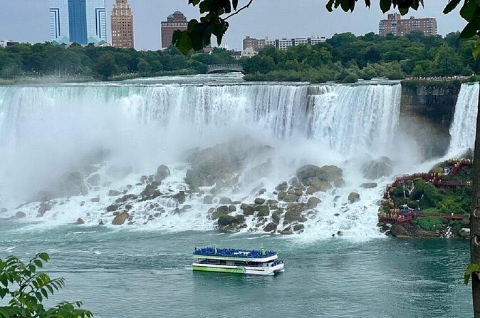 Small group Toronto Montreal Quebec and Niagara Falls 5 Day Tour - Who Should Consider This Tour