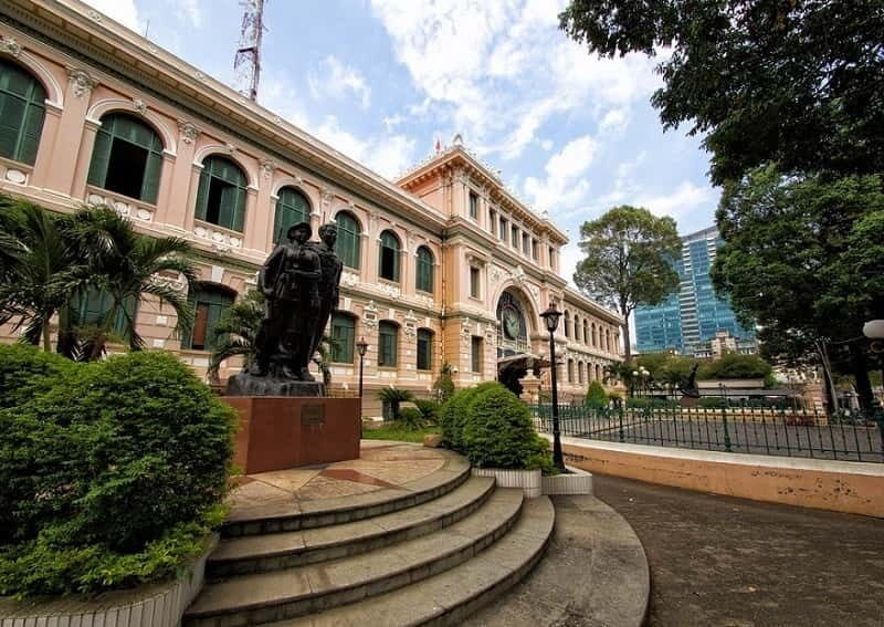 Small Group Tour: Ho Chi Minh City and Cu Chi Tunnels - A Well-Rounded Day of Sightseeing and History