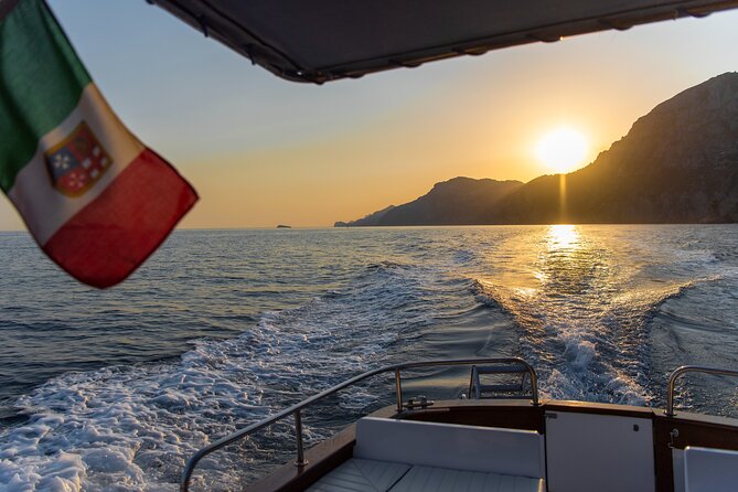 Small Group Tour in Positano by Boat at Sunset with Prosecco - Key Points