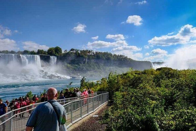 Small Group Tour of Niagara with Boat Cruise from Toronto - Niagara Falls and the Top Vantage Points