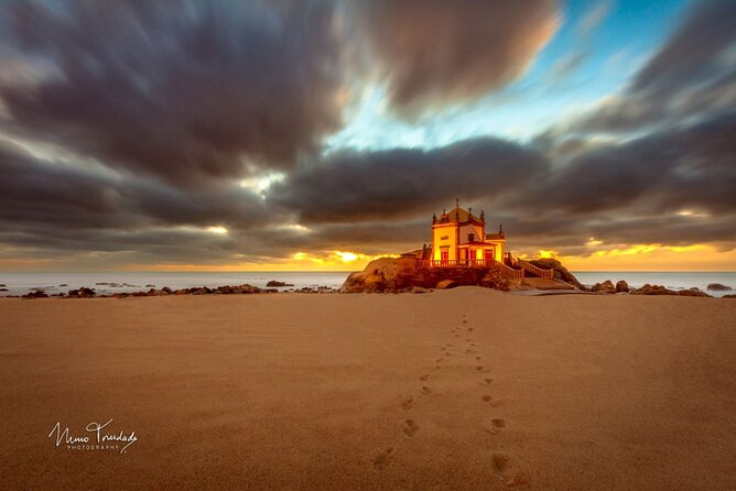 Small Group Tour to Sintra, Pena Palace, Regaleira and Cascais - Discovering Quinta Da Regaleira