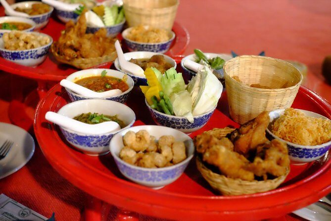 Small Group : Traditional Dinner with Performance and Local Fresh Market Tour - The Sum Up