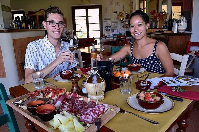 Small-Group Vernaccia Di San Gimignano Wine Tour - White and Red Wines - Enjoying Tuscan Cuisine