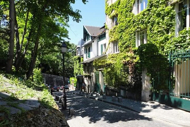 Small group visit to the Montmartre district in Italian - FAQ