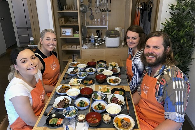Small-Group Wagyu Beef and 7 Japanese Dishes Tokyo Cooking Class - Learning Environment and Instruction