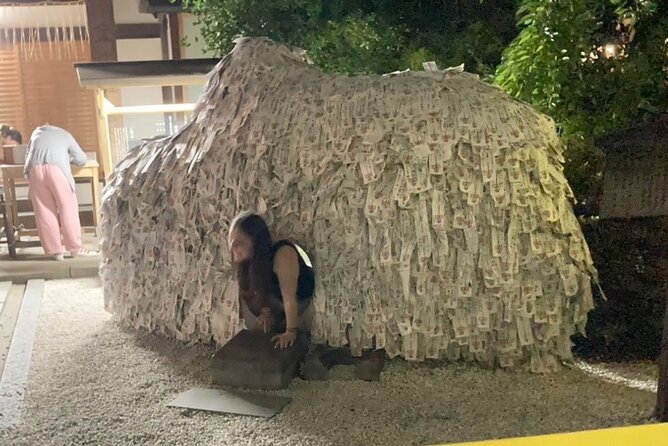 Small Group Walking Tour in Gion at Night With Sake in Hand - Exploring Gion at Night