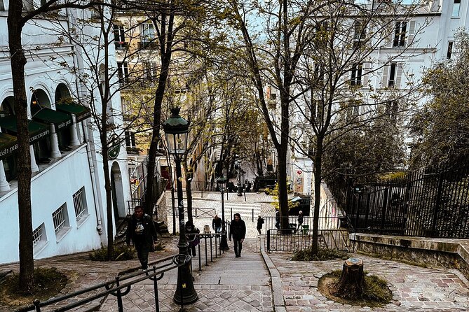 Small Group Walking Tour in Montmartre With a Guide - What to Expect on the Tour