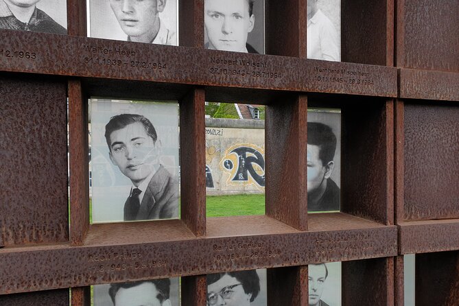 Small Group Walking Tour of East Berlin With a French Guide - Tour Logistics and Meeting Points