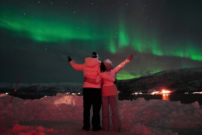 Small Northern Lights Tour Max5 Guests PRO Photographer Included - Key Points