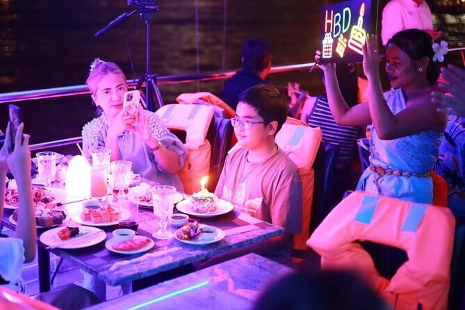 Smile Riverside Cruise Luxury Buffet Dinner from Bangkok - Introduction